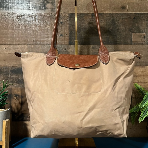 Longchamp | Bags | Beige Tan Medium Longchamp Le Pliage Tote Bag ...